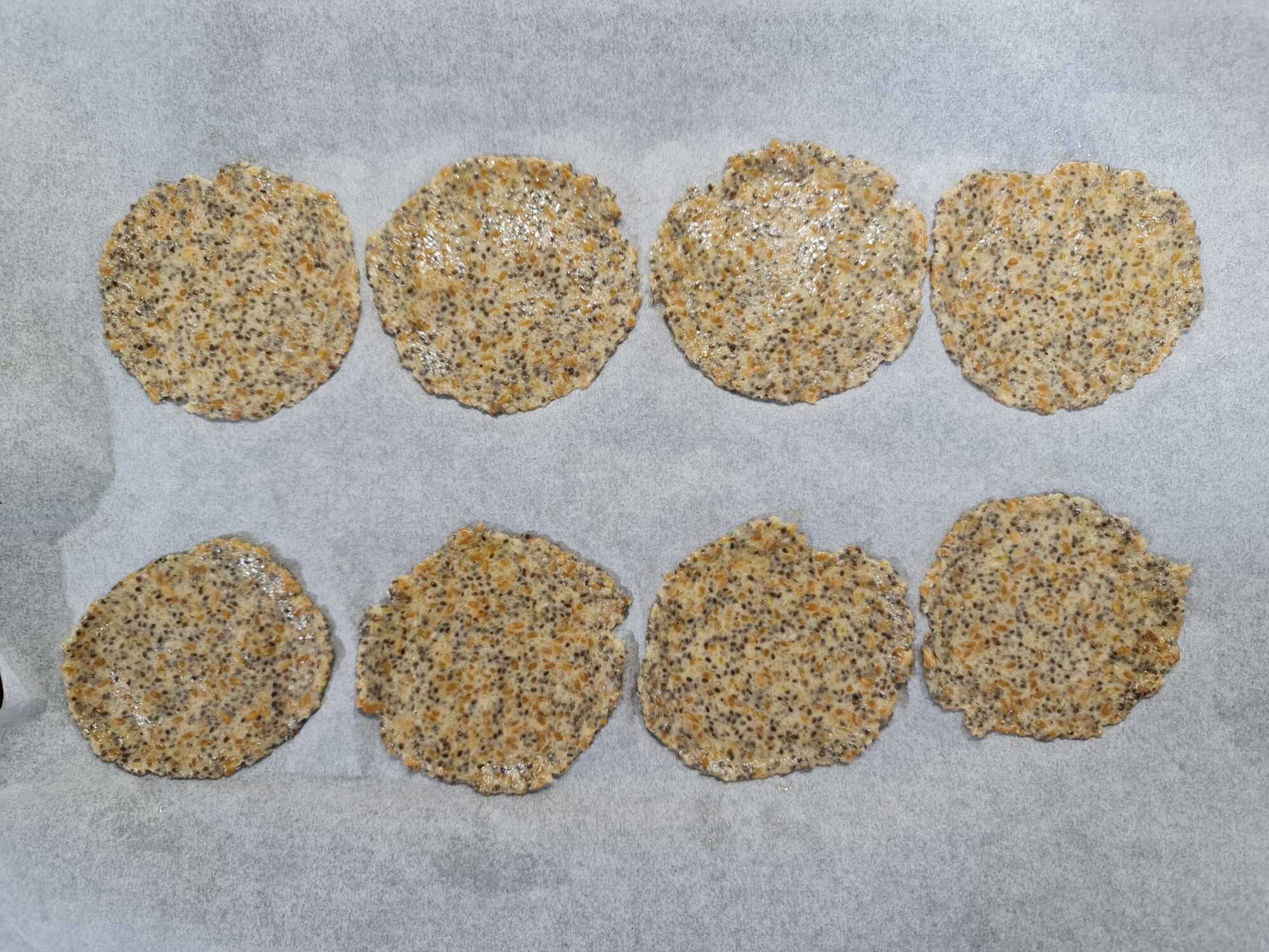 Crackers keto sin queso en la thermomix | Recetas en la Thermomix
